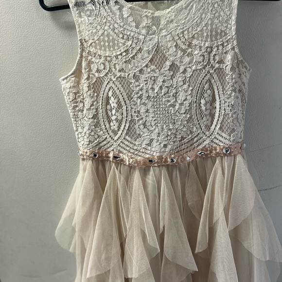 Rare Editions | Dresses | Rare Editions Cream Lace Dress With Jewel ...